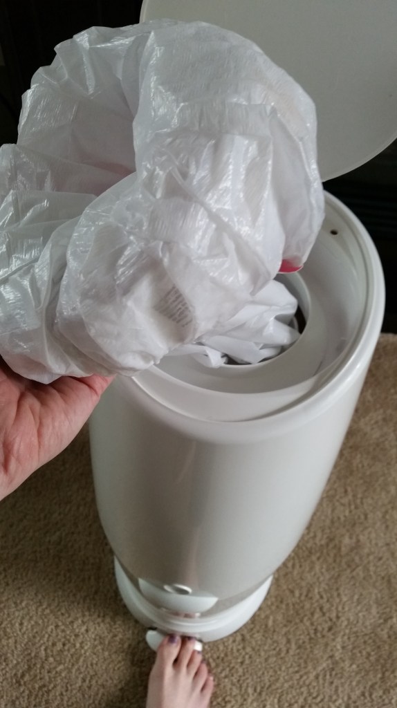 Diaper Pail Life Hack | The Lil Things Blog